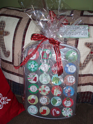 Lipstick and Laundry: Christmas Countdown {muffin tin}