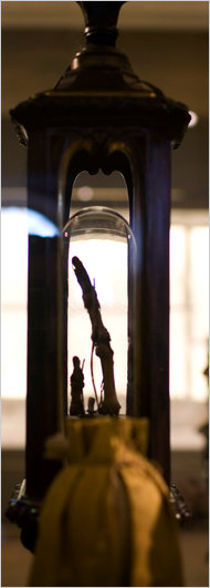 Galileo's middle finger rises again in Florence ~ Irtiqa