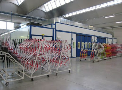 ITALIAN CYCLING JOURNAL: Pinarello Factory Tour, 2009