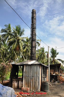 Chimneys of Malaysia: Coconut Shell Charcoal Kiln Chimney