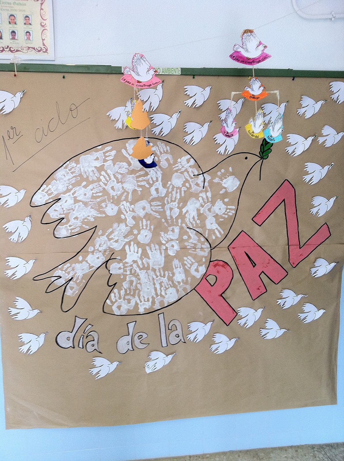 El cole del El Arrecife: Mural Día de la Paz 1º Ciclo
