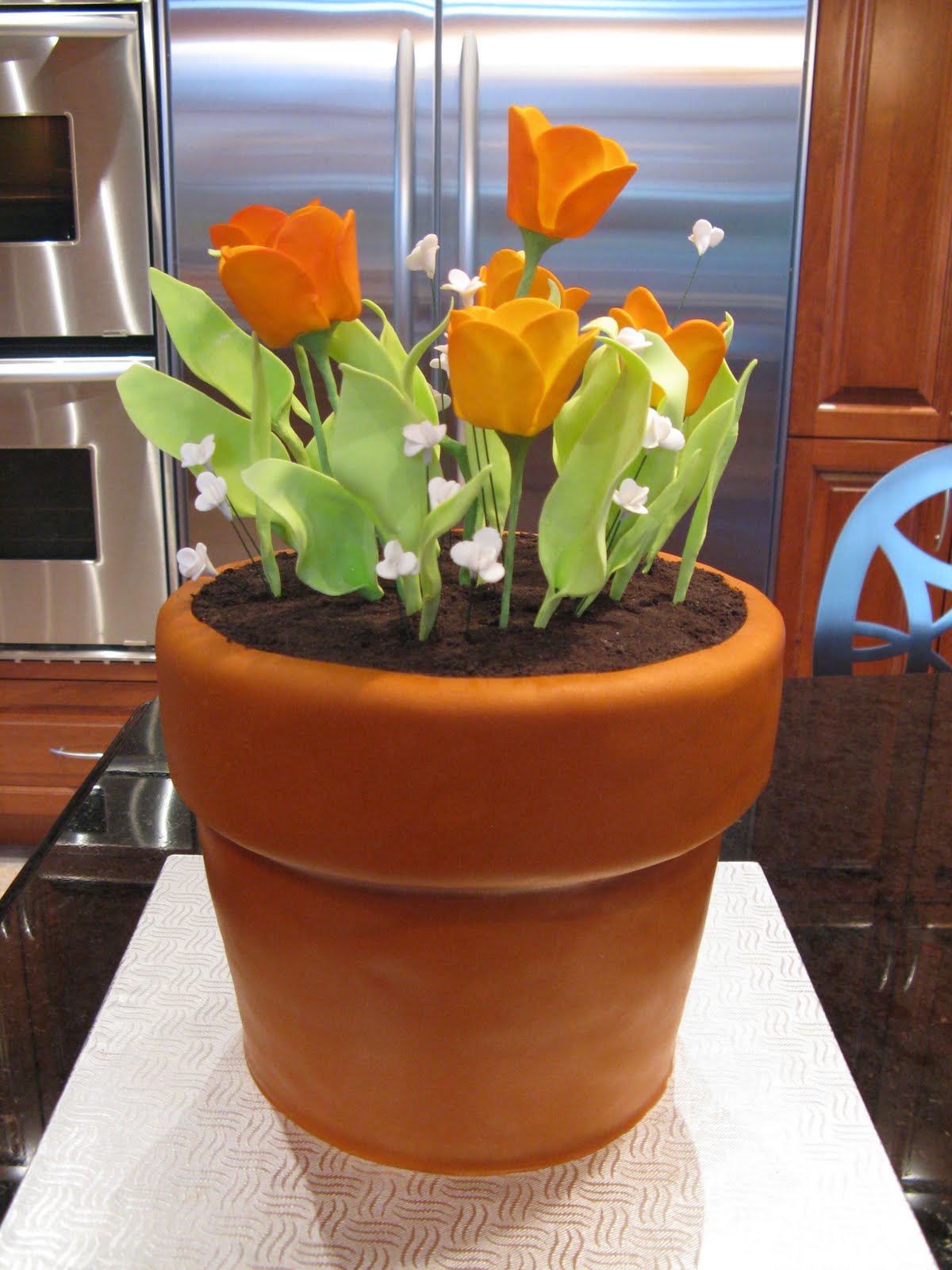 Gâteaux Design: Gateau Pot de fleurs Tulipes / Tulip flower pot cake