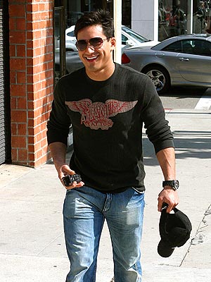 Passion4Muscle: Mario Lopez....latin muscle model and actor