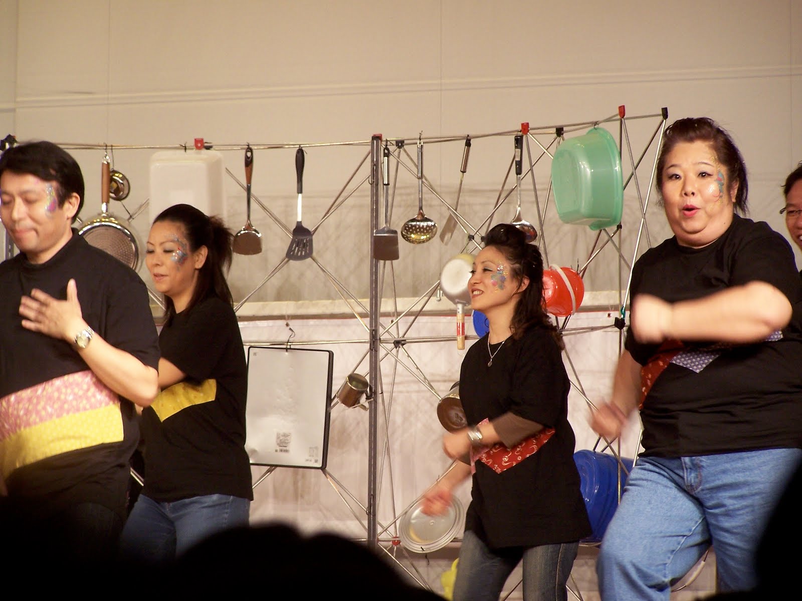 MarathonAngel: Body Slapping Dance