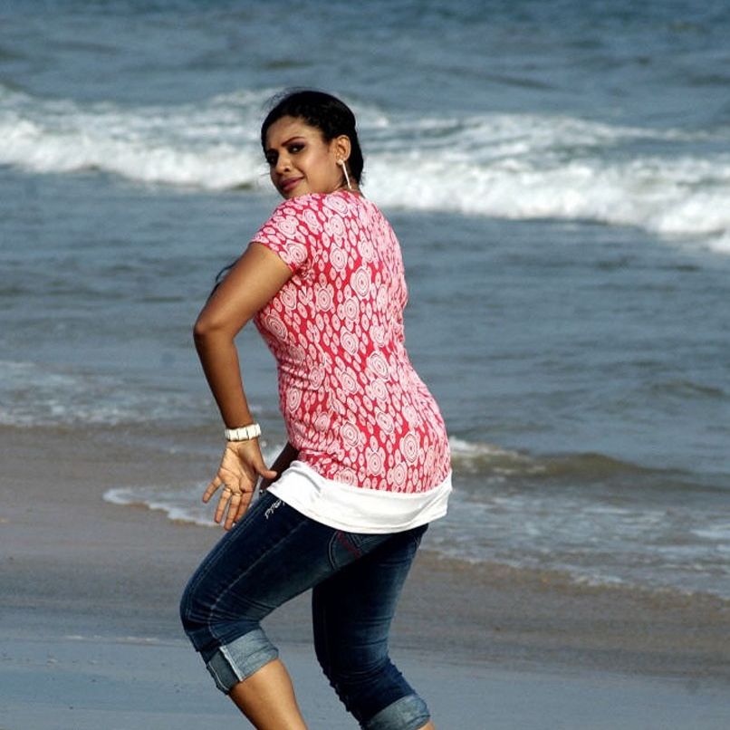 Sexy Tamil Actresses Sexy Meera Krishnan Pics