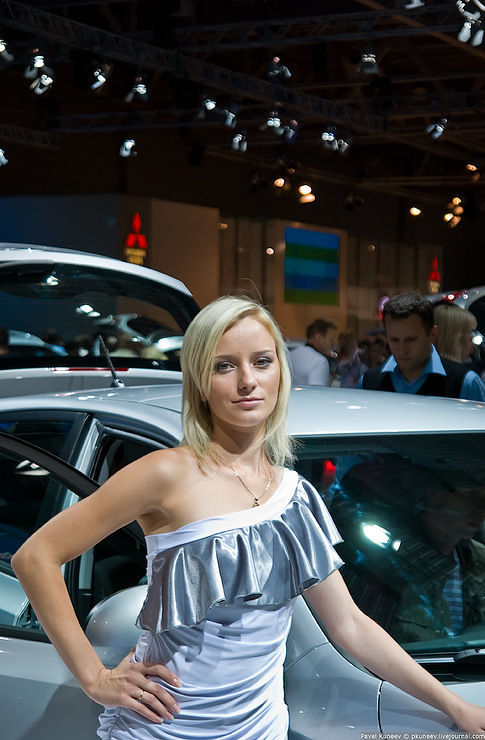 News Dumper: Girls of the Moscow International Motor Show