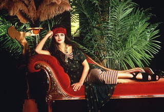 Incurable Insomniac: Knee Deep in Beautiful Dudu