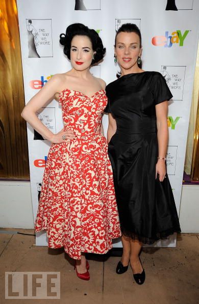 Digs Frocks and Books: Style Crush: Debi Mazar