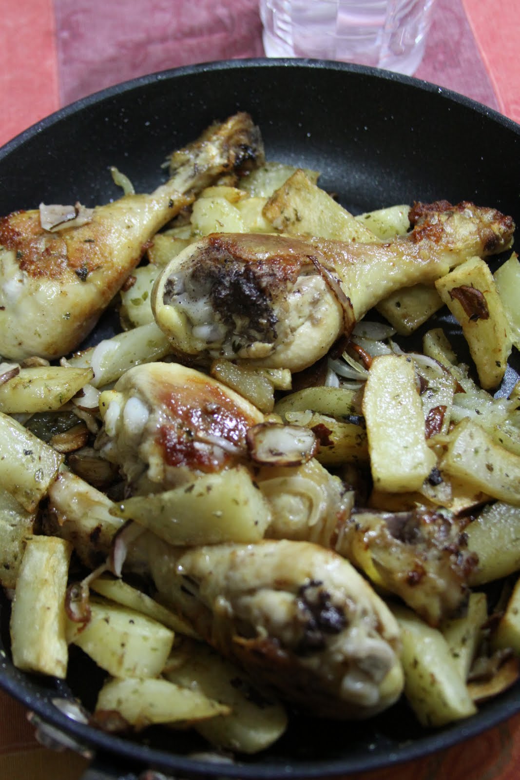 La Cuoca Avvenente: Padellata di Cosce di Pollo, Scalogni e Funghi ...