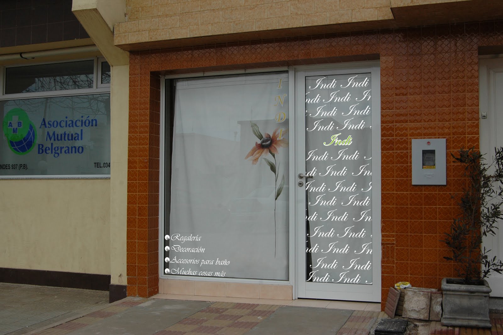 Estudio Grafico Ameba: Rotulado de Vidriera