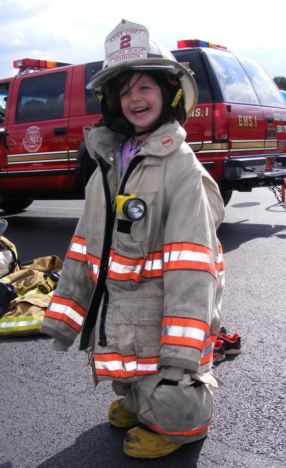 Ten kids and a Dog: The Cutest Firefighters Ever.....