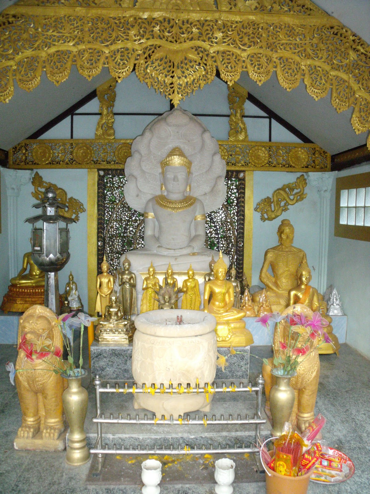 Welcome To Thai's Collections: Wat Petchaburi
