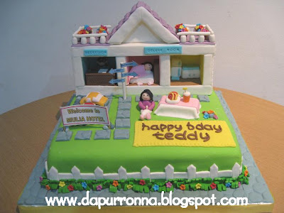 Ronna: HOTEL CAKE