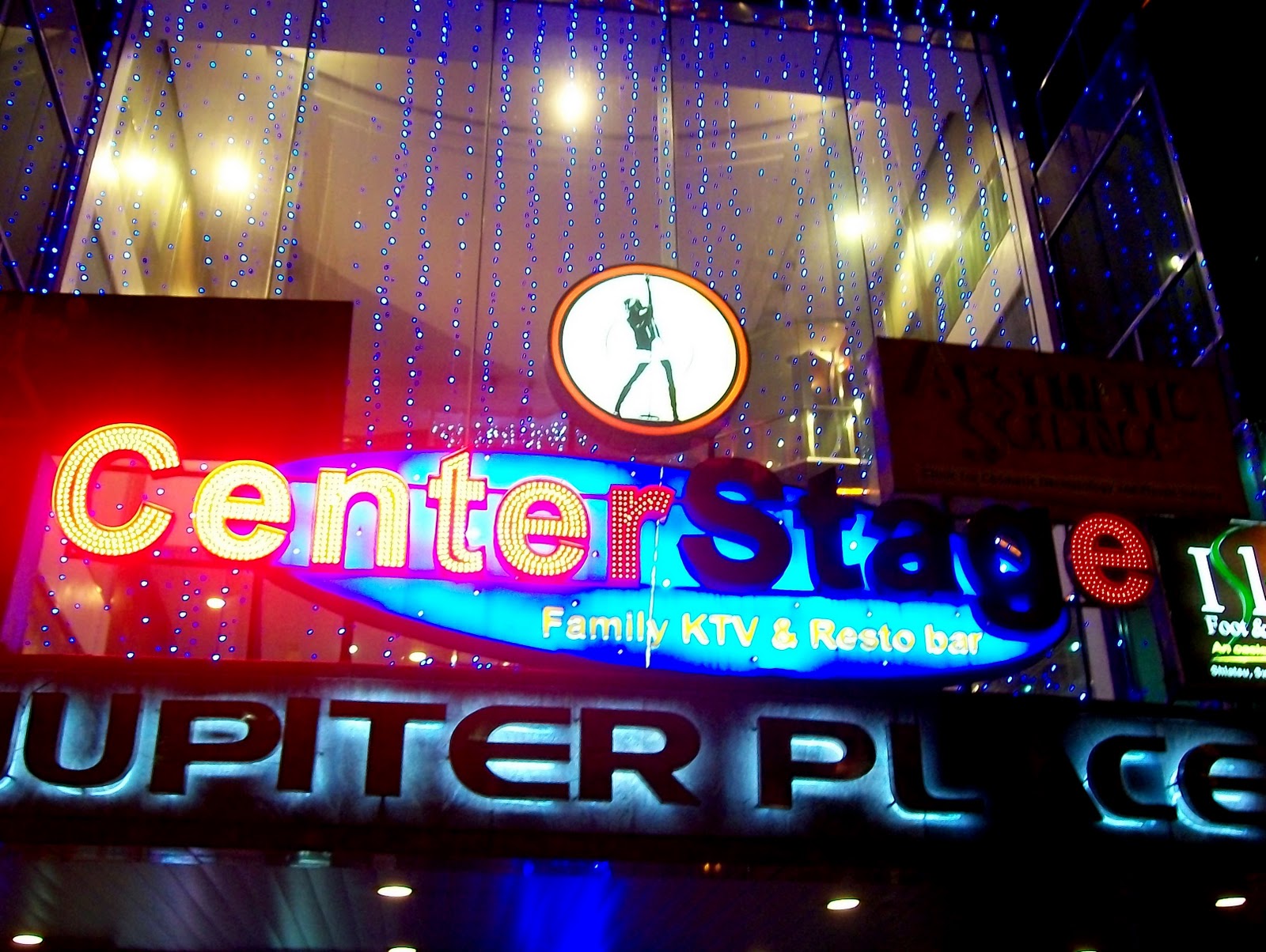Sleek in the City: Taking the Centerstage: A KTV Experience