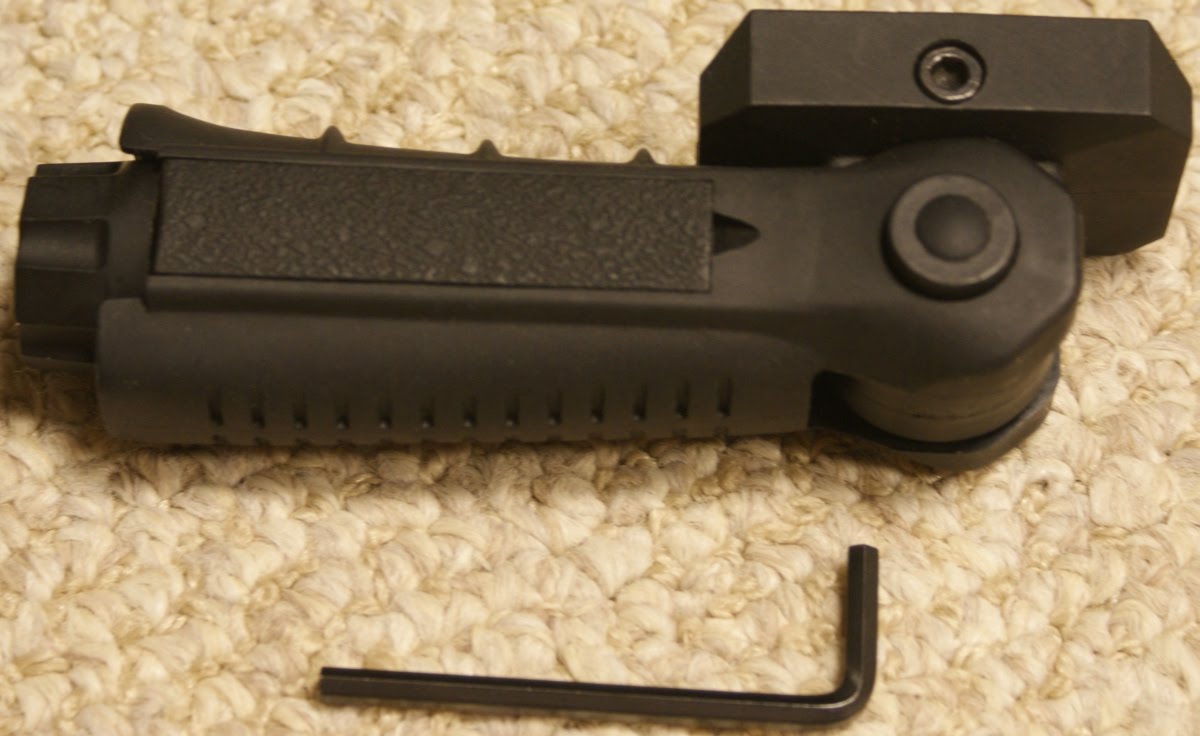 A Real Man's Objective Reviews / Gunsumer Reports: Leapers UTG Foldable ...