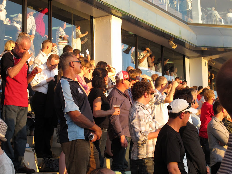 The Awesome Power of Australia - A Bogan Journey: Final Night at the ...