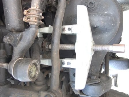 Land Rover 200 Tdi Defender owner: Replacing the Steering Box drop arm ...