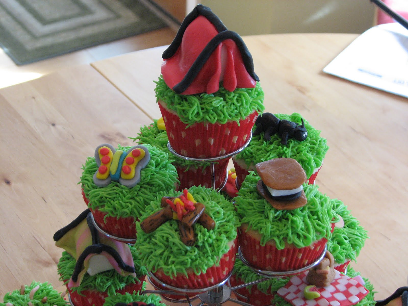 Gotta Love the Cupcakes: Camping Cupcakes part 1