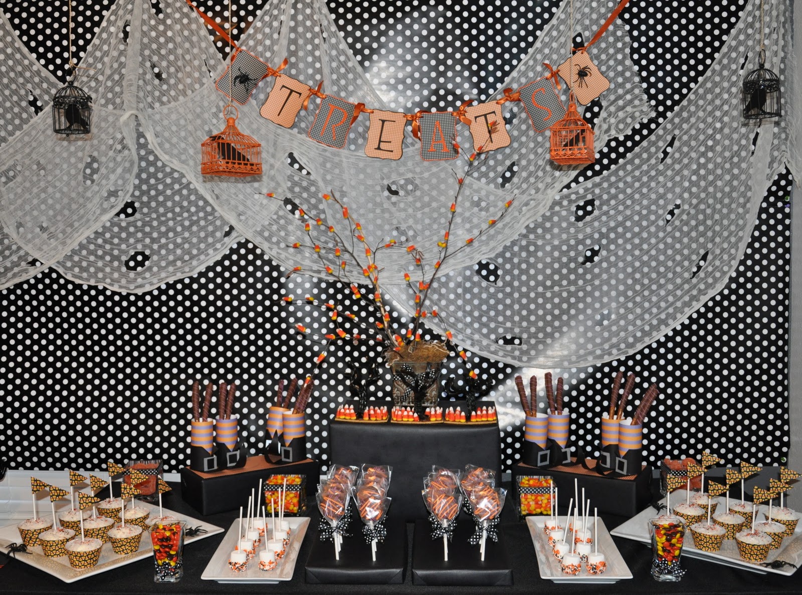 The Party Wall: Project: DIY Halloween Dessert Buffet