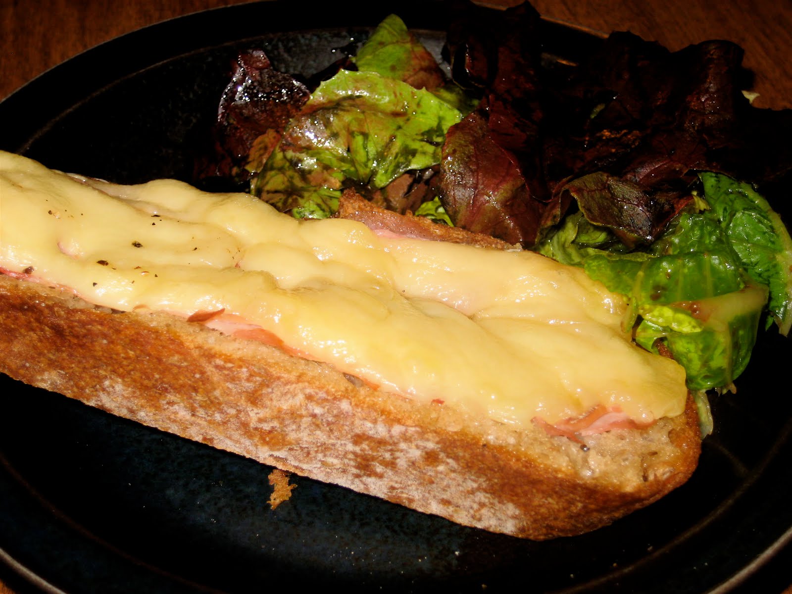Cheese and Garlic in a Windmill Far: Croque-monsieur