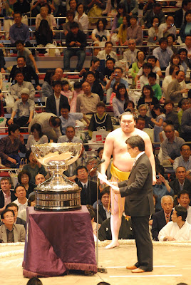 Destino: Japón: Campeonato de Sumo