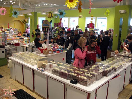 Photo Adventure: Candy Factory - Albanese