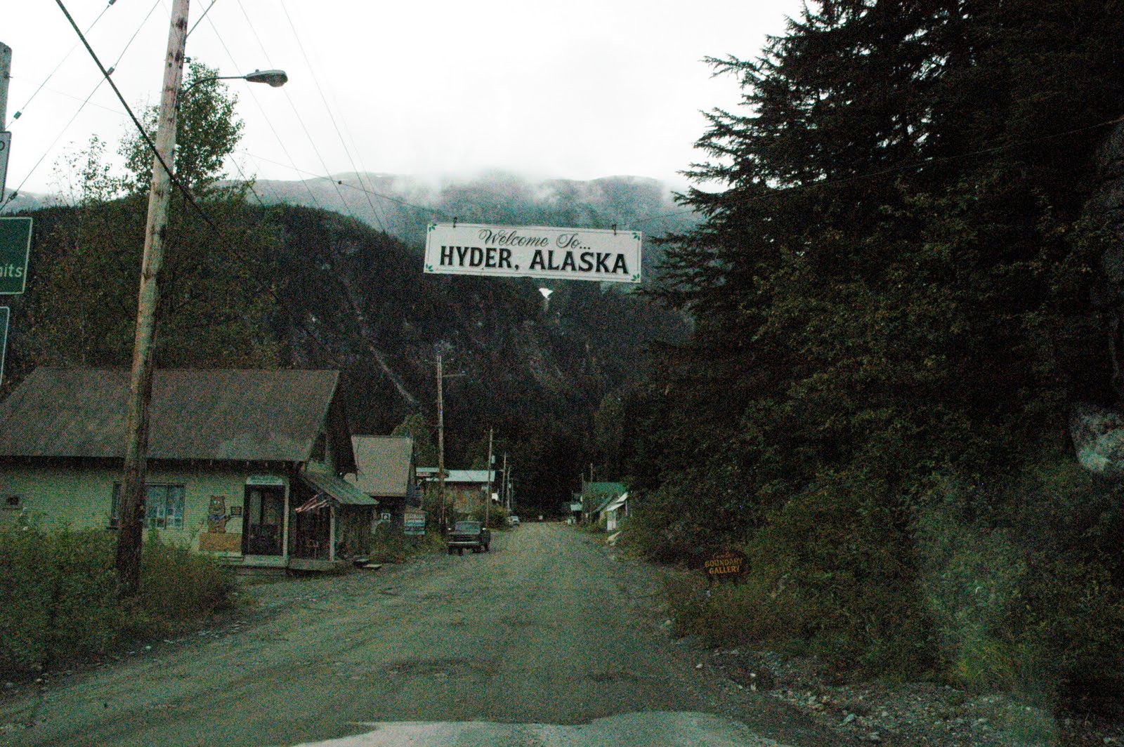 Garry and Carol's Travels: August 7 in Hyder, Alaska - Our last Alaska ...