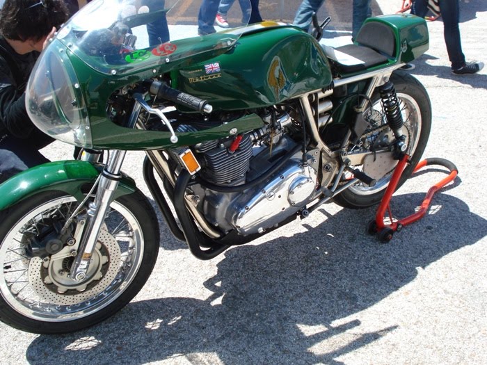 Mad Sunday Survivor : alma caferacer clubman ton-up y TT desde Triumph ...