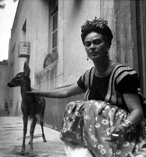 La quincaillerie paresseuse: Frida Kahlo, photo de Nickolas Murray, NYC ...