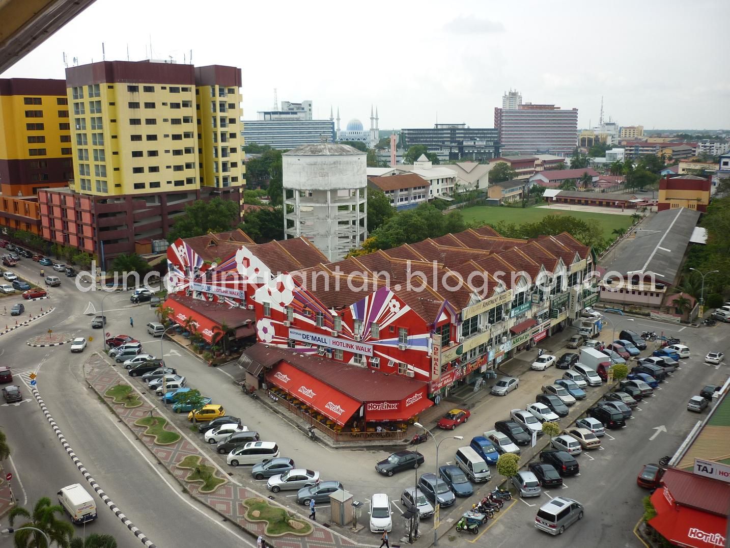 *The KUANTAN blog*: Berjaya Megamall roof, Kuantan