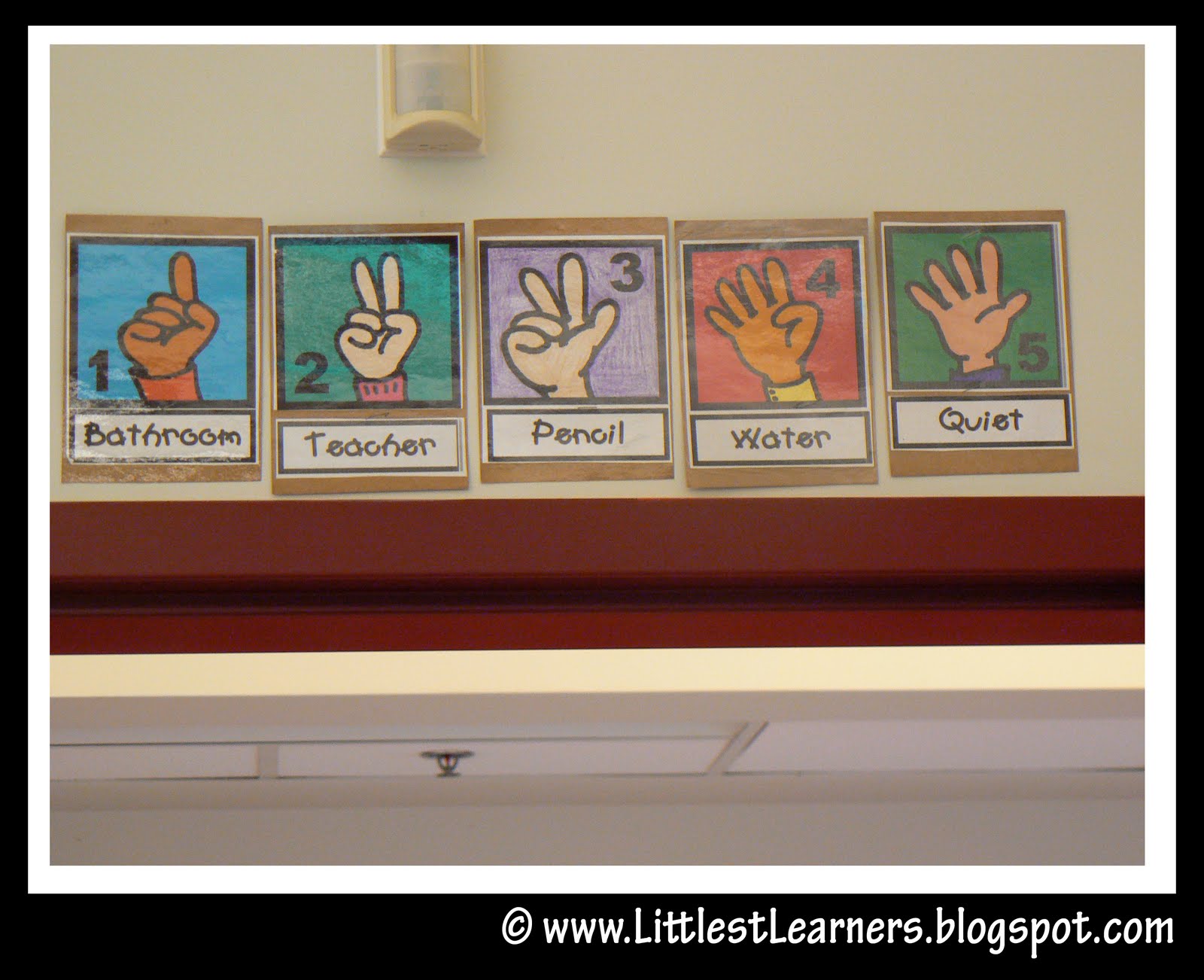 Littlest Learners / Clutter-Free Classroom Blog: Hand Signals