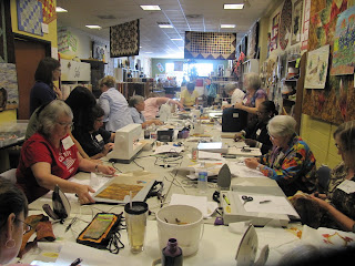Honey Bee Quilt Store: Fun With Susan Cranshaw