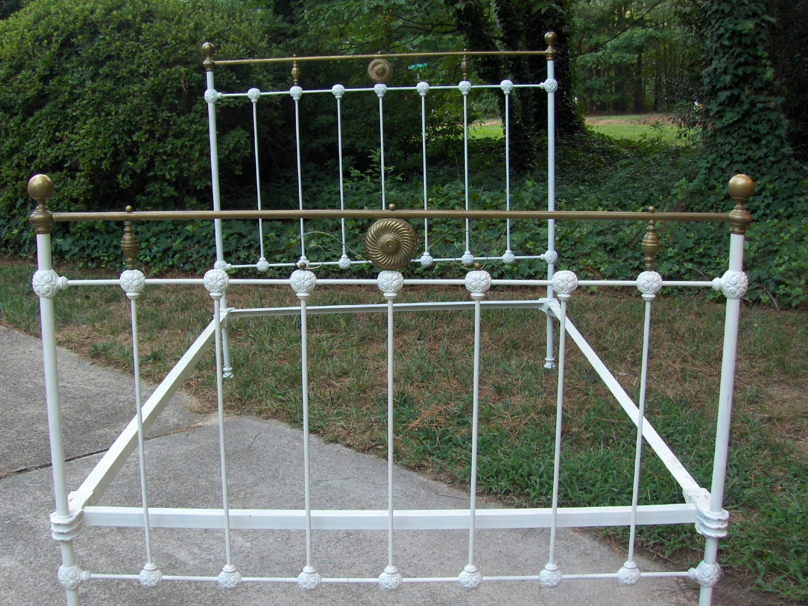 Thriftaffair Antique Brass Bed
