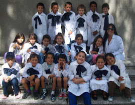 Escuela 118 - 2do año A: Insectos traviesos entran a la clase...