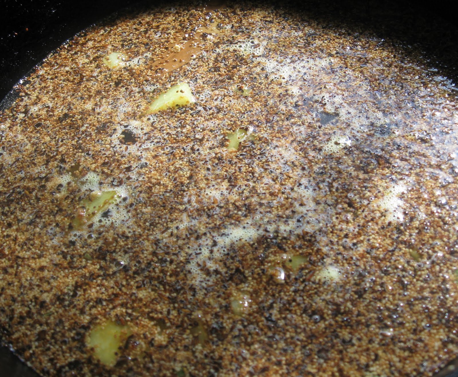 Sauce (The Food Blog): Aloo Posto (Potatoes in Poppy Seed Paste)