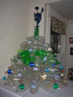 Domestic Kingdom of Bliss: Plastic Bottle Christmas Tree
