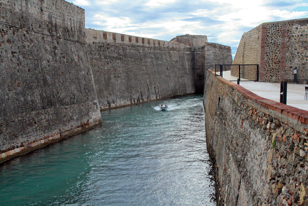 THE VIEW FROM FEZ: Postcard from Sebta