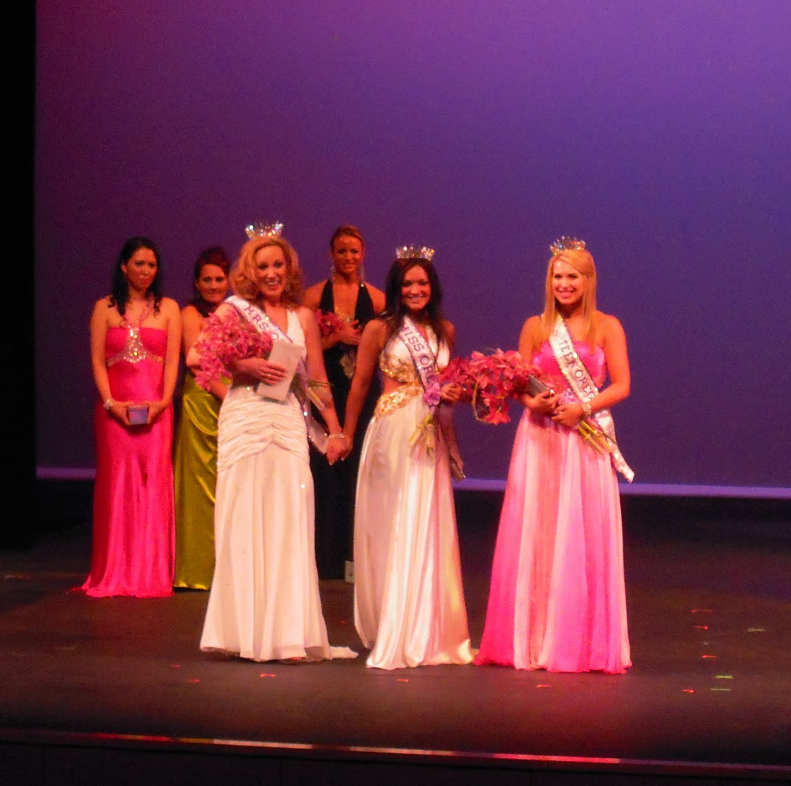 Elizabeth Larsen - Mrs. Washington America 2009: Mrs. Oregon International