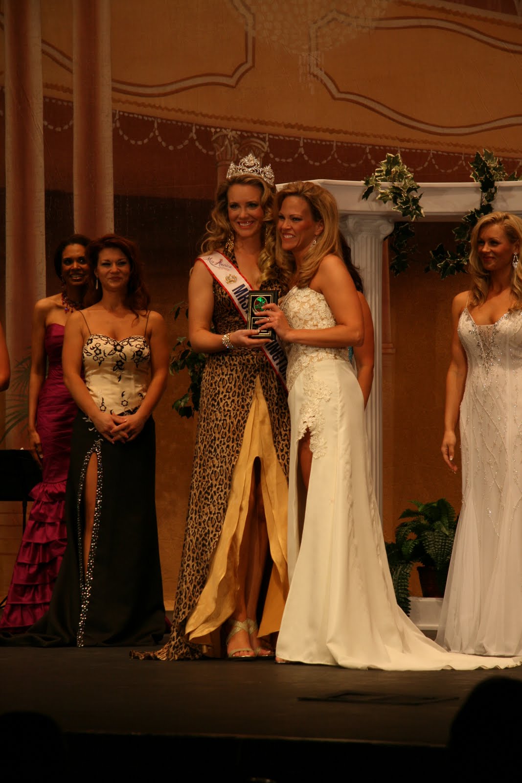 Elizabeth Larsen - Mrs. Washington America 2009
