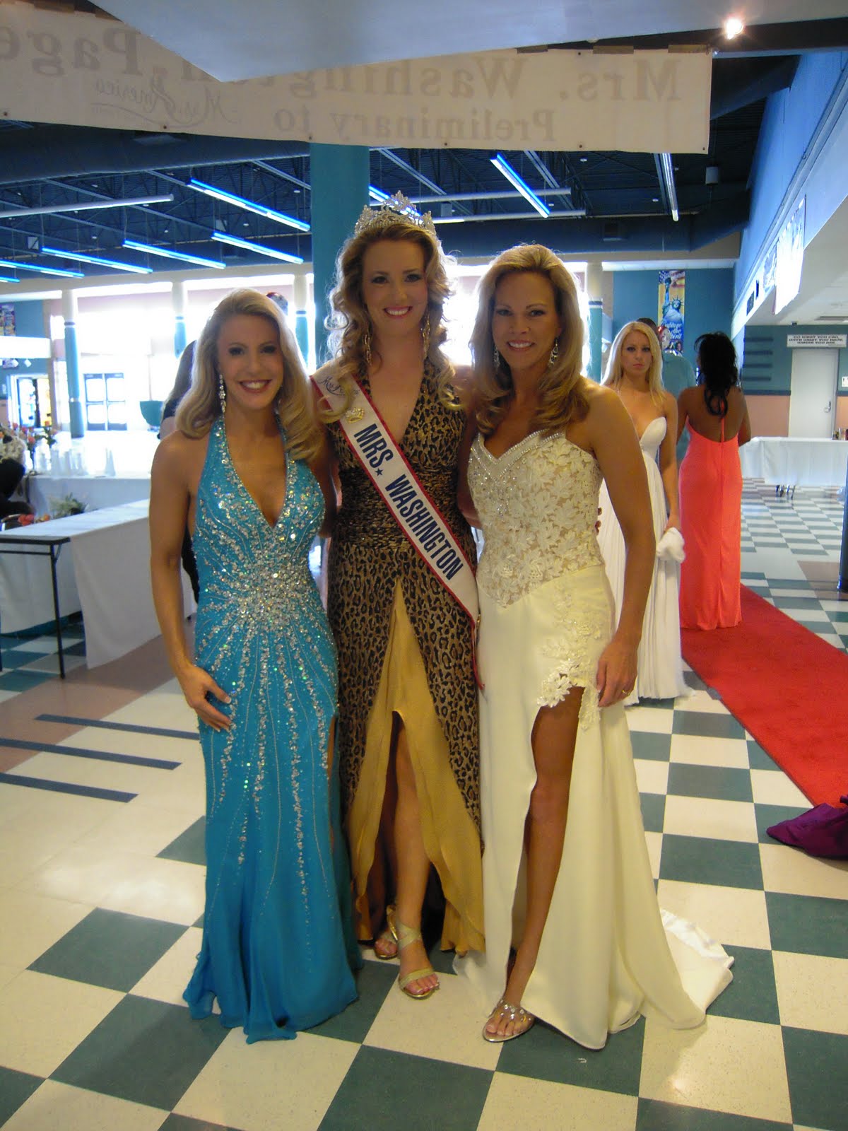 Elizabeth Larsen - Mrs. Washington America 2009
