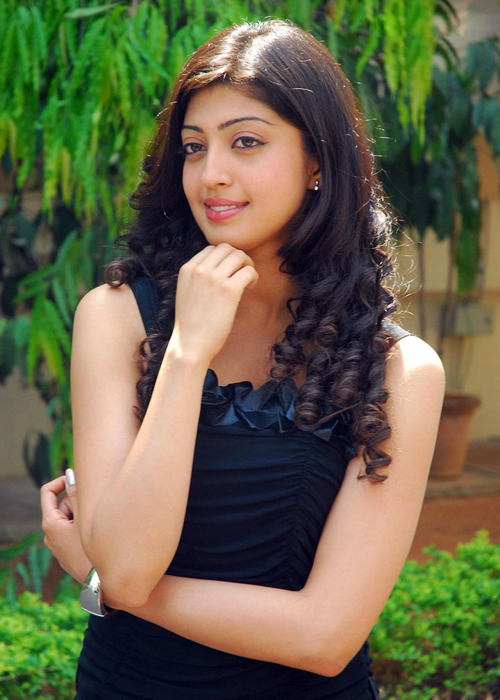 Kannada Actress Praneetha cute looking stills pics gallery
