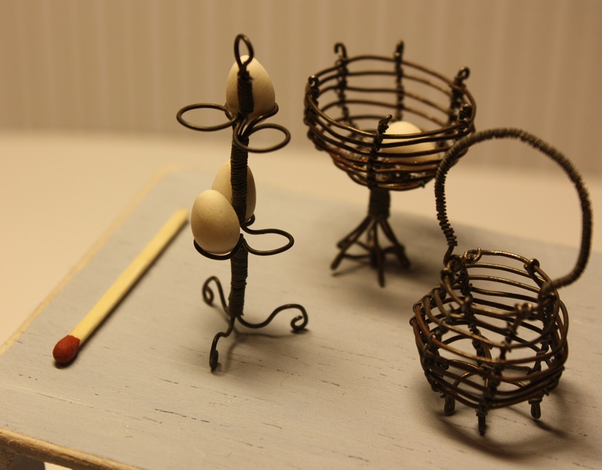 Lasituvan Miniatyyrit: Rautalankatöitä - Wire objects 1:12