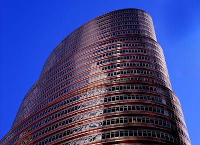 On Location With Rick Lee: The Lipstick Building