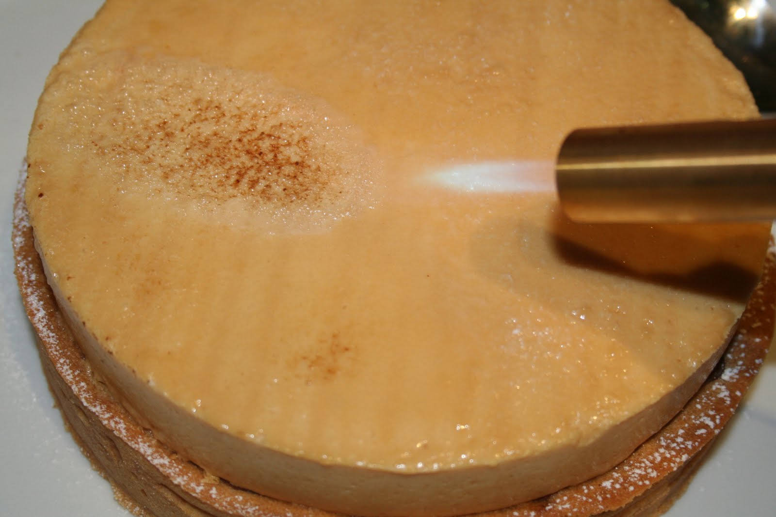 Tarte Poire Chocolat, Crème Chiboust Caramélisée - La Cuisine des Chefs