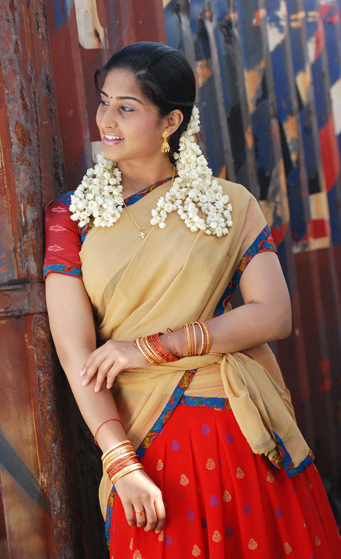 Tollywood Actress Baby Shamili Latest Hot Stills,Execlusiv Sarees ...