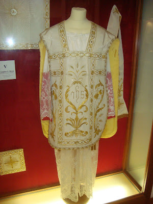 Orbis Catholicus Secundus: From San Giovanni Rotondo: Vestments of ...