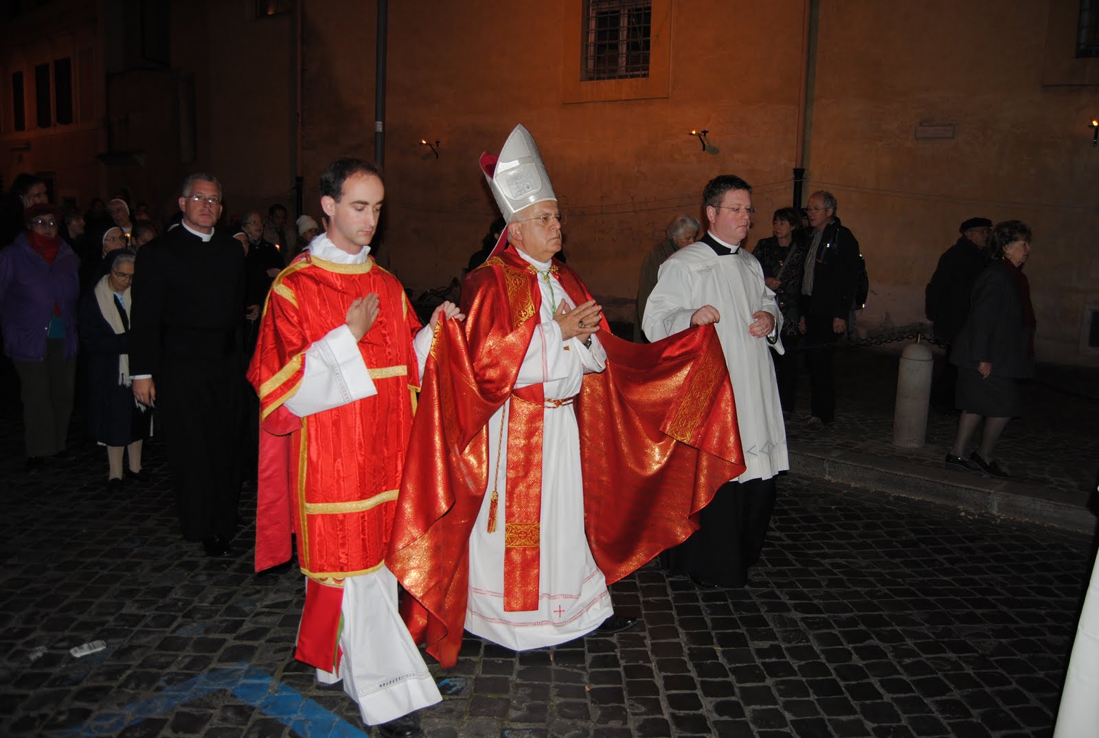 Orbis Catholicus Secundus: Annual Rome Procession of the Relics of Pope ...