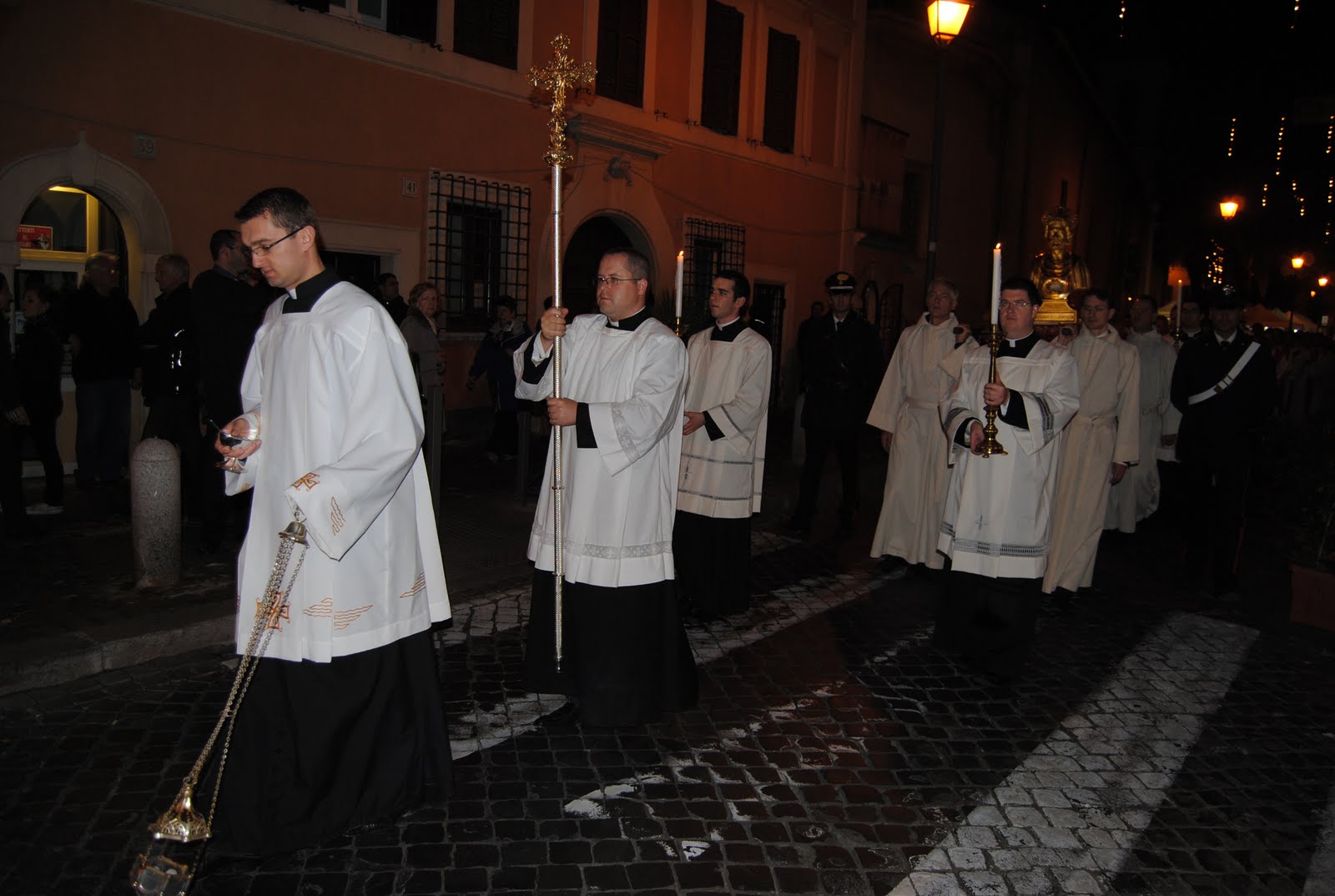 Orbis Catholicus Secundus: Annual Rome Procession of the Relics of Pope ...