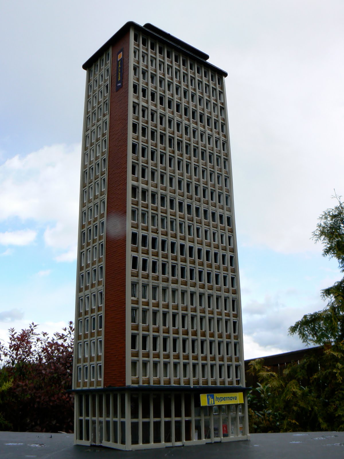 quinntopia - An N Scale blog: Faller B-905 Building Complete!