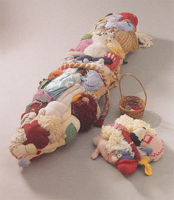 VIVENCIAS PLÁSTICAS: MIKE KELLEY (1954) / ¿SOY ABYECTO?